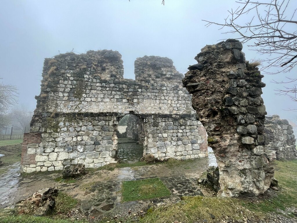 Ortodoks kiliseleri Qum Basilica, Kah Rayonu, foto