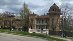 В память об эвакуационном госпитале 5430, существовавшем в годы Великой Отечественной войны (bulvar Gagarina No:18), anıt levhası, anıt taş  Pyatigorsk'tan
