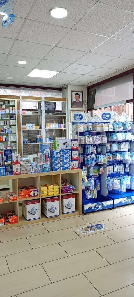 Eczaneler Bayraktar Eczanesi, İstanbul, foto