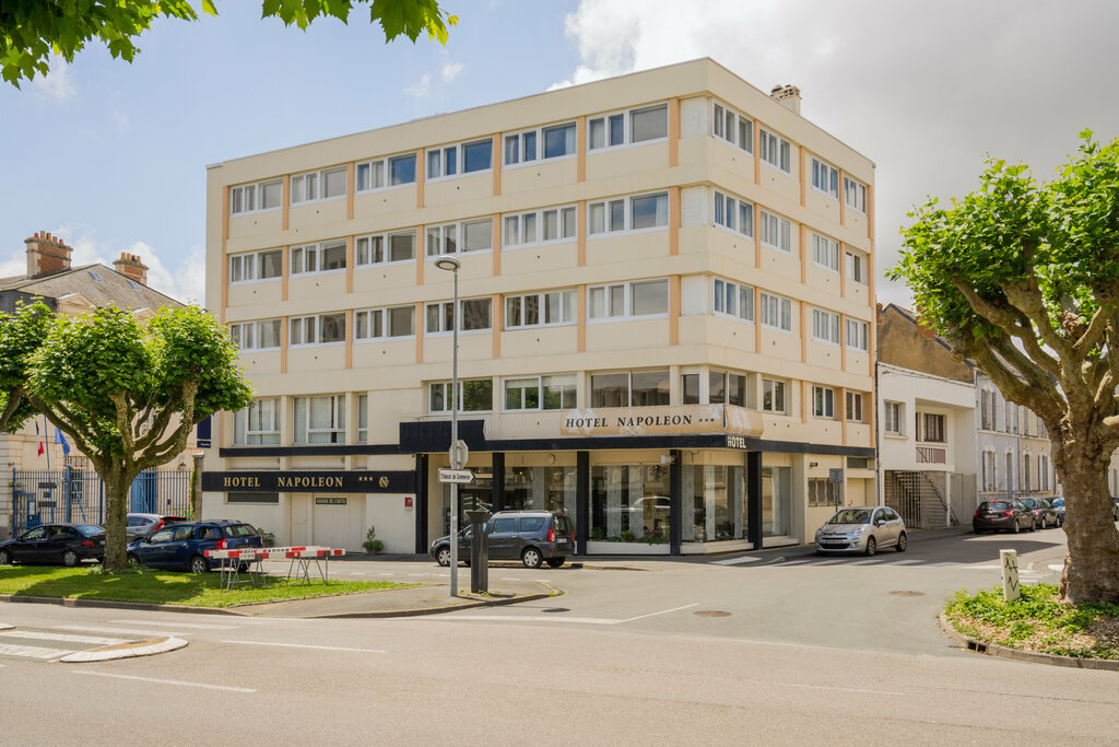Otel The Originals City, La Roche‑sur‑Yon, foto