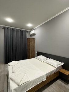 Deluxe hotel (Ferghana Region, Kokand, Abu Toyib Hoʻqandiy koʻchasi), otel  Kokand'dan