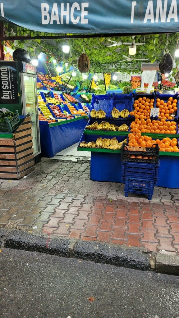 Manavlar Çağlayan Semt Pazarı Yeşil Bahçe Manav, İstanbul, foto