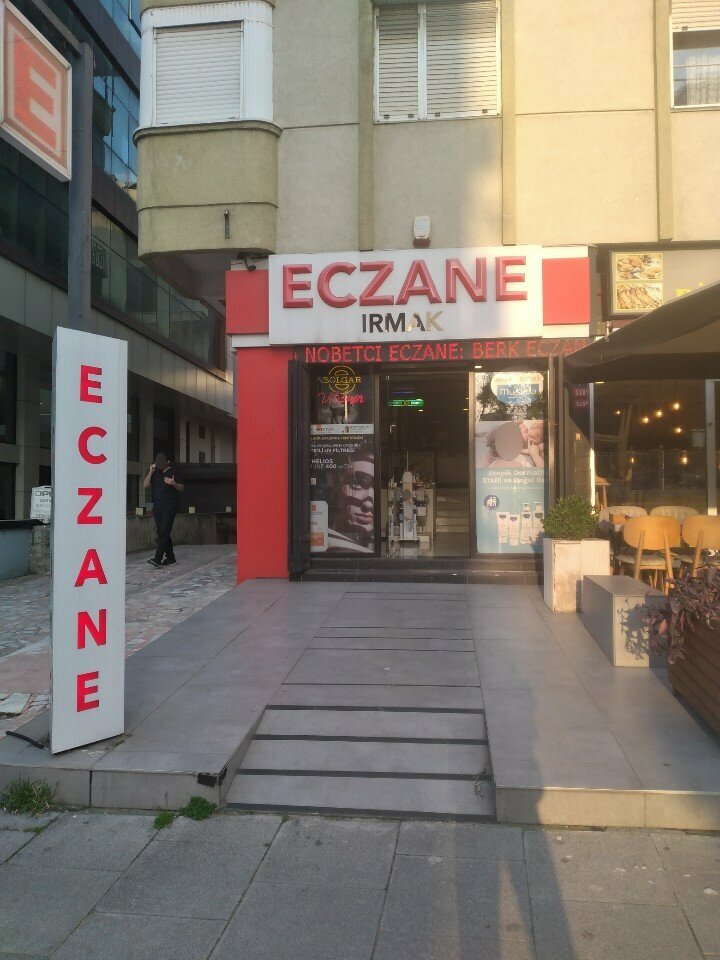Eczaneler Irmak Eczanesi, İstanbul, foto