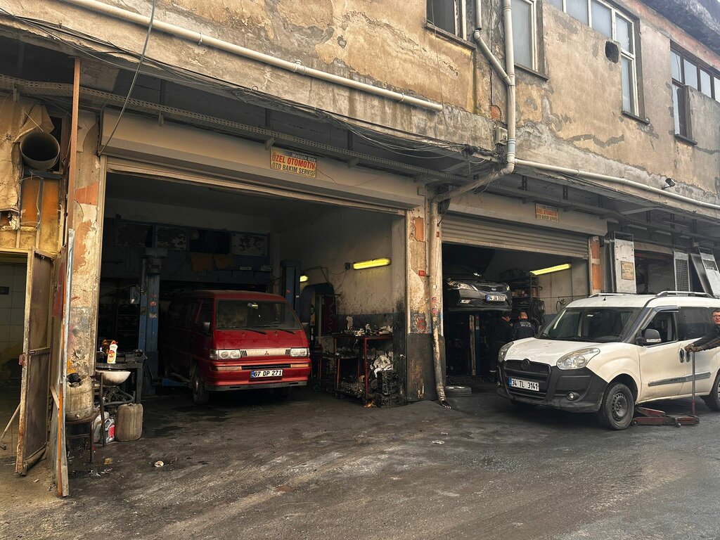 Otomobil servisi Özel Otomotiv, İstanbul, foto