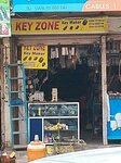 Key Maker (Johar Road No:Z217), metal eşya tamircileri  Karaçi'den