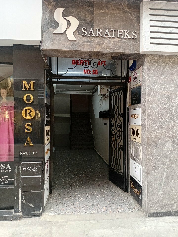 Giyim mağazası Kezzi Abiye, İstanbul, foto