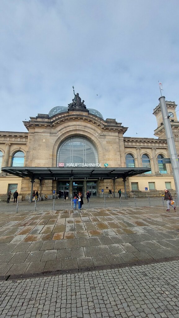 Tren istasyonu Dresden Hauptbahnhof, Dresden, foto