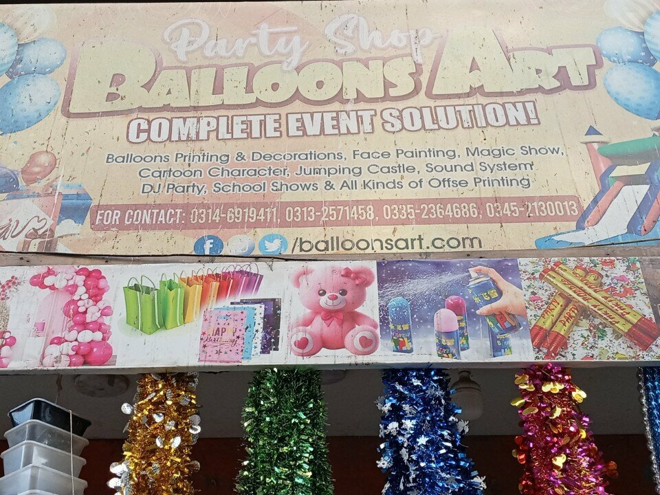 Kutlama ürünleri Party shop balloons art, Karaçi, foto