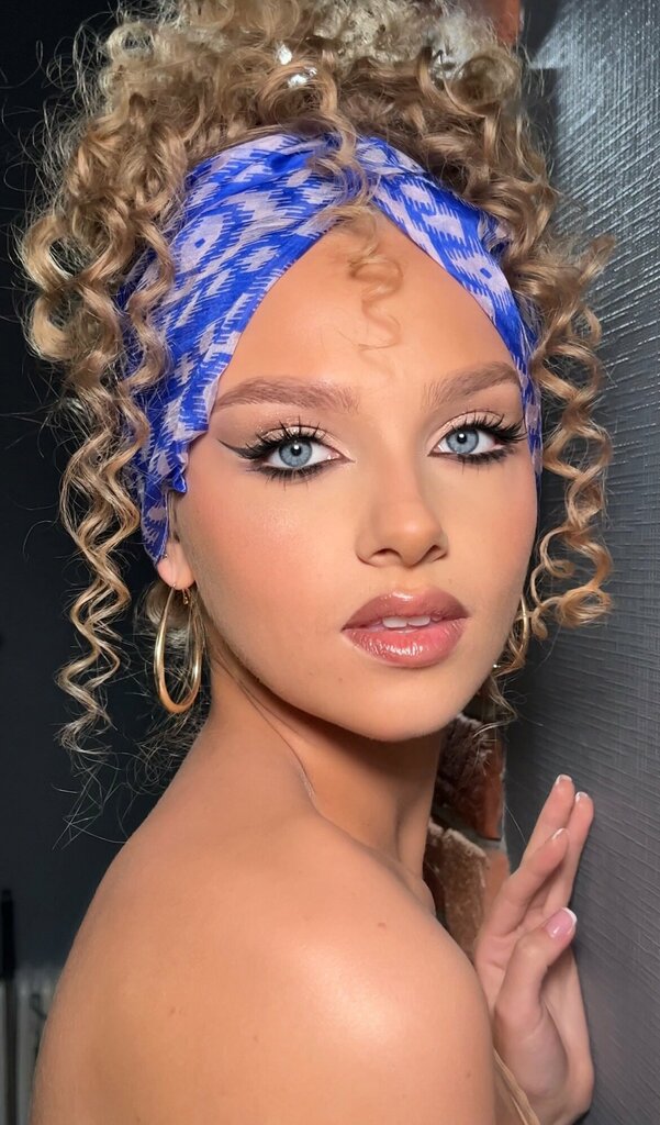 Kaş ve kirpik salonu Makeup and Brows, Saint‑Petersburg, foto