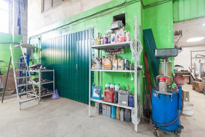 Rezonator (Uchiteley Street No:38А, Yekaterinburg), otomobil servisi  Yekaterinburg'dan