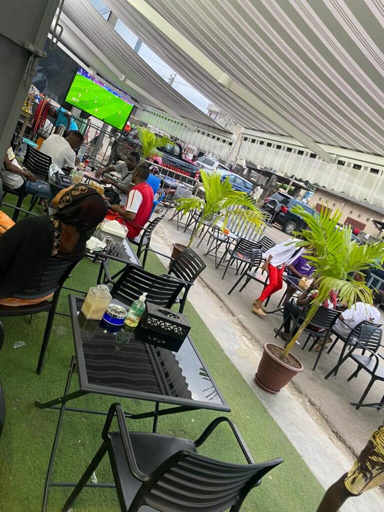 Kahve dükkanları Café de Rome, Abican, foto