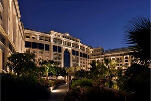 Palazzo Versace (Al Jadaf, Ras Al Khor, Dubai), otel  Dubai'den
