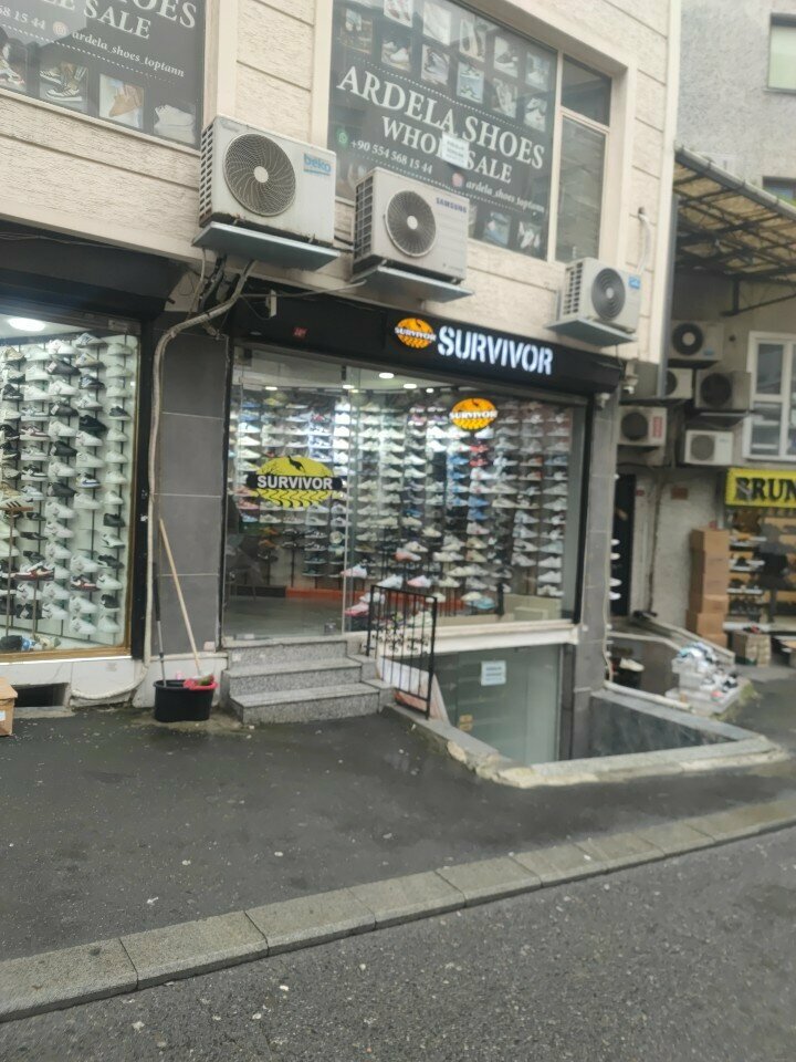 Ayakkabı mağazaları Survivor, İstanbul, foto