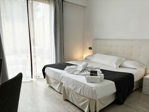 Alcudia Petit (Calle Serra No:23, Alcudia), otel