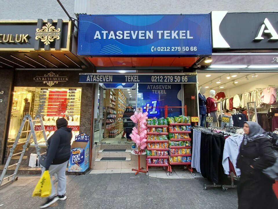Bira dükkanı Ataseven Tekel Bayi, İstanbul, foto