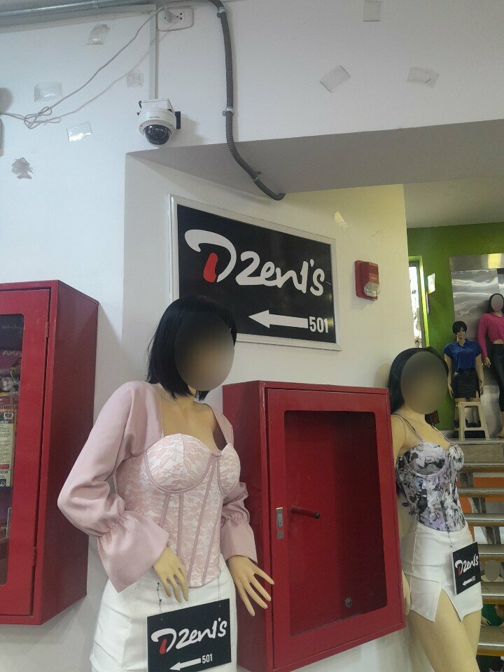 Dış giyim mağazası D'zenis, Lima, foto