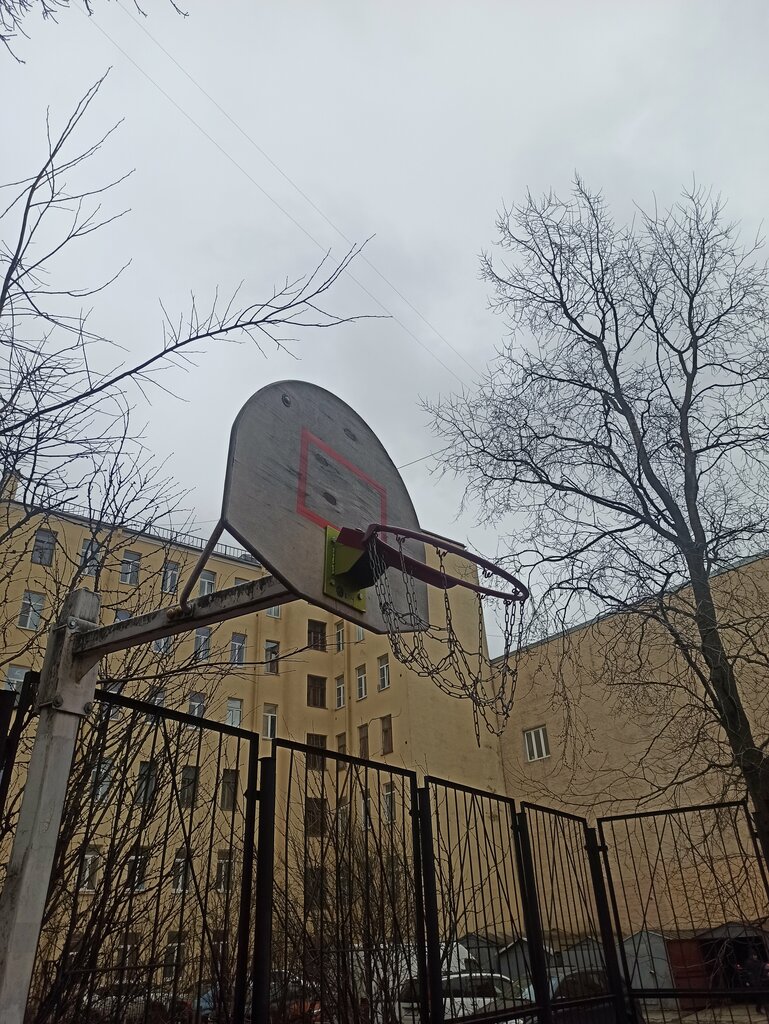 Spor alanı Баскетбольная площадка, Saint‑Petersburg, foto