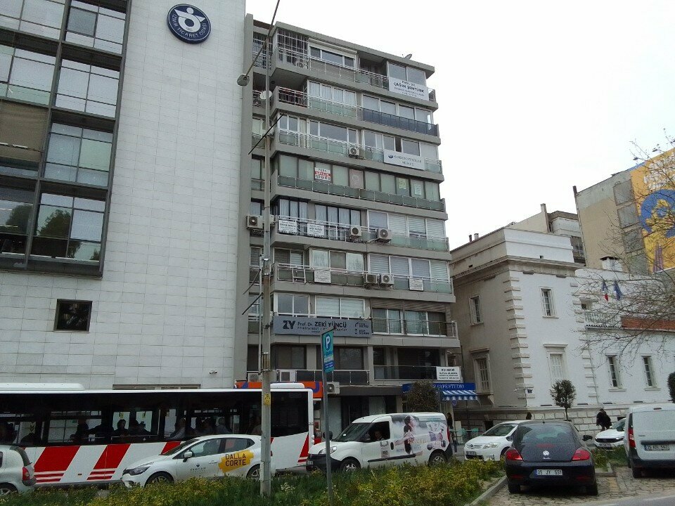 Psikiyatri kliniği Prof. Dr. Zeki Yüncü, İzmir, foto