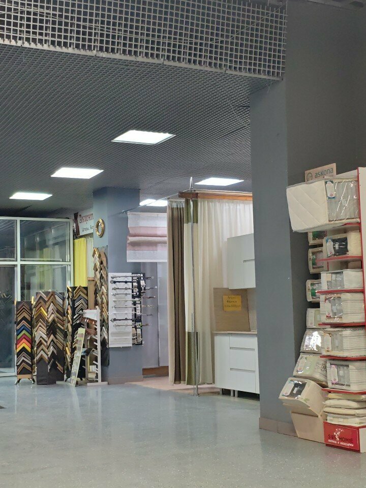 Perde ve korniş üreticileri Aktsenty stilya, Krasnoyarsk, foto