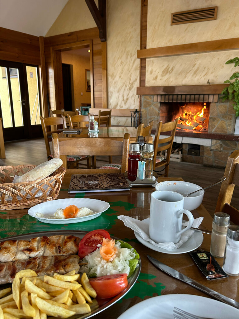 Restoran Restoran i prenociste Borova Glava, Dünya, foto