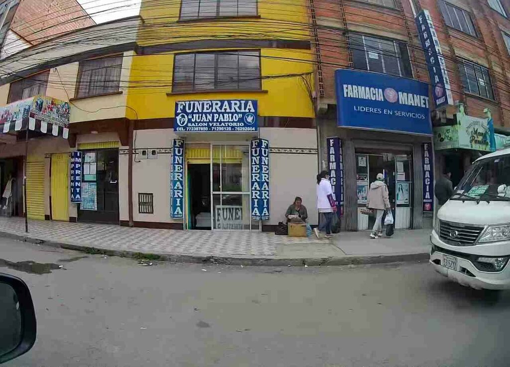 Eczaneler Farmacia Manet, El Alto, foto