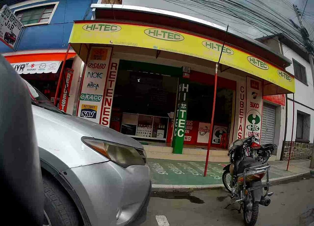 Otomobil yedek parçaları Hi-Tec, Cochabamba, foto