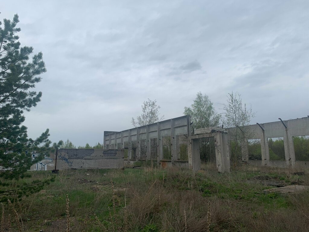 Unutulmaz olayların yeri Ruins of a dairy farm, Moskova ve Moskovskaya oblastı, foto