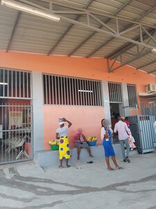Centro de saúde da kinanga (Luanda Province, Municipality of Luanda, Samba Pequena), tıp merkezleri ve klinikler  Loanda'dan
