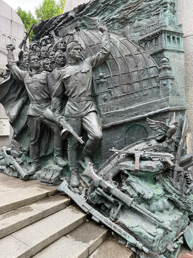 Anıt, heykel В борьбе против фашизма мы были вместе, Moskova, foto