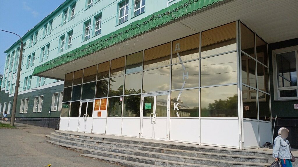 Yüzme havuzları Спортивный комплекс, Izhevsk, foto