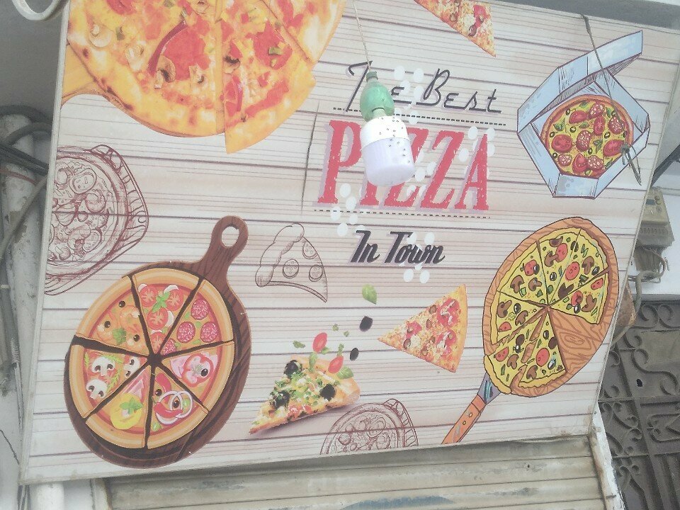 Pizzacılar The best pizza, Karaçi, foto