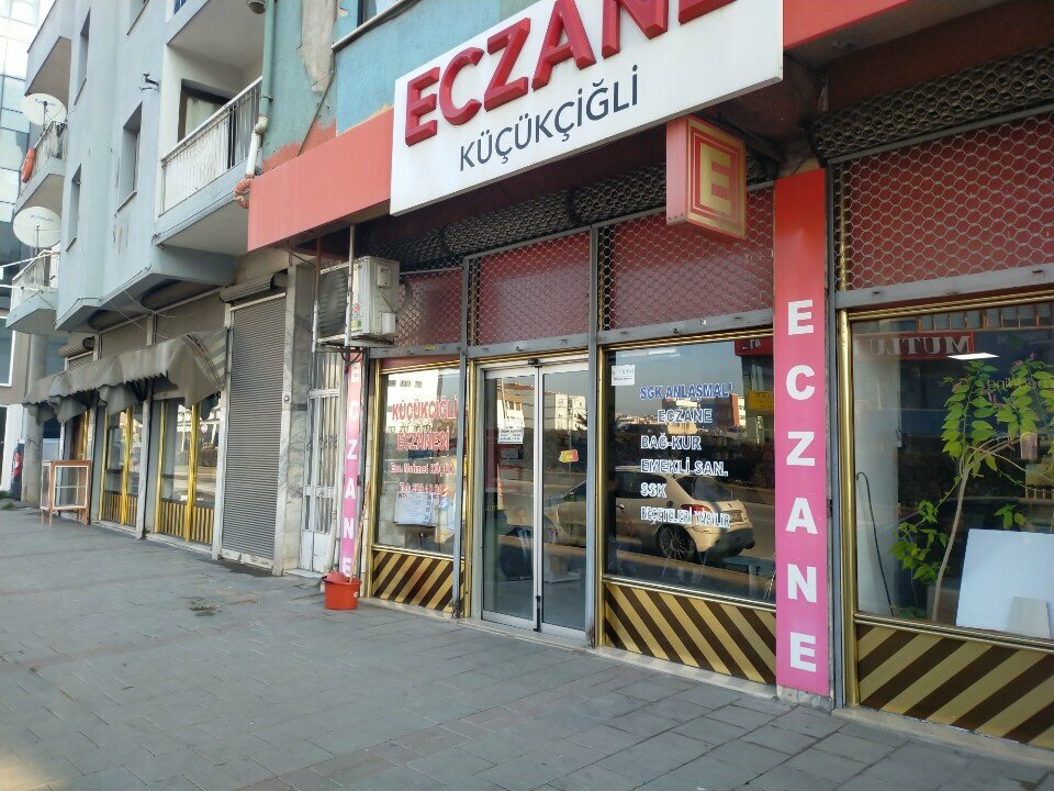 Eczaneler Küçük Çiğli Eczanesi, İzmir, foto