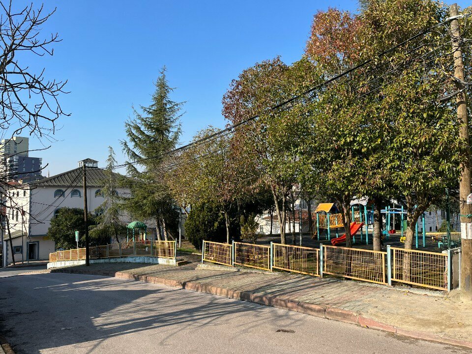 Park, sokak heykeli Veysel Karani Parkı, İstanbul, foto