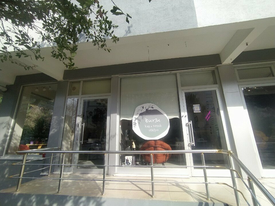 Kalıcı makyaj stüdyosu Burju Kaş ve Tırnak Tasarım, İstanbul, foto