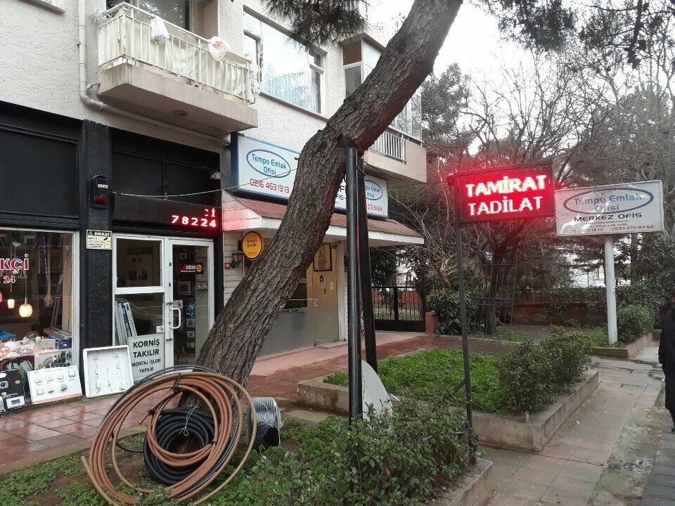 Emlak ofisi Tempo Emlak, İstanbul, foto