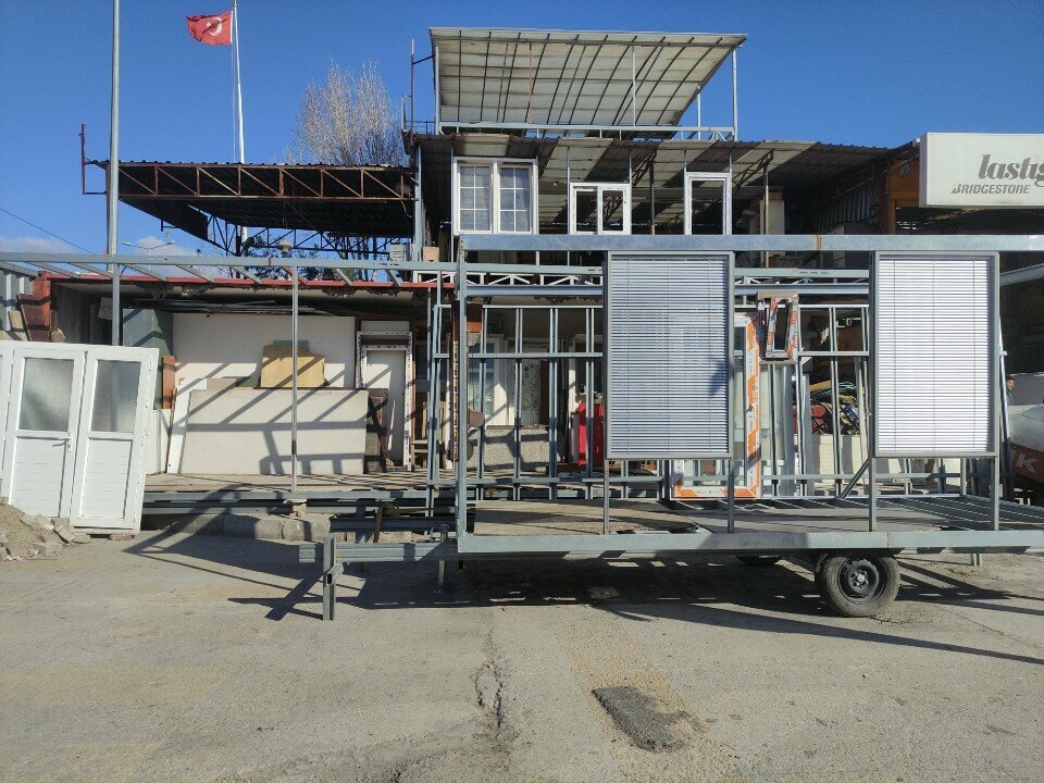 Konteynerler Çeliksan, İzmir, foto