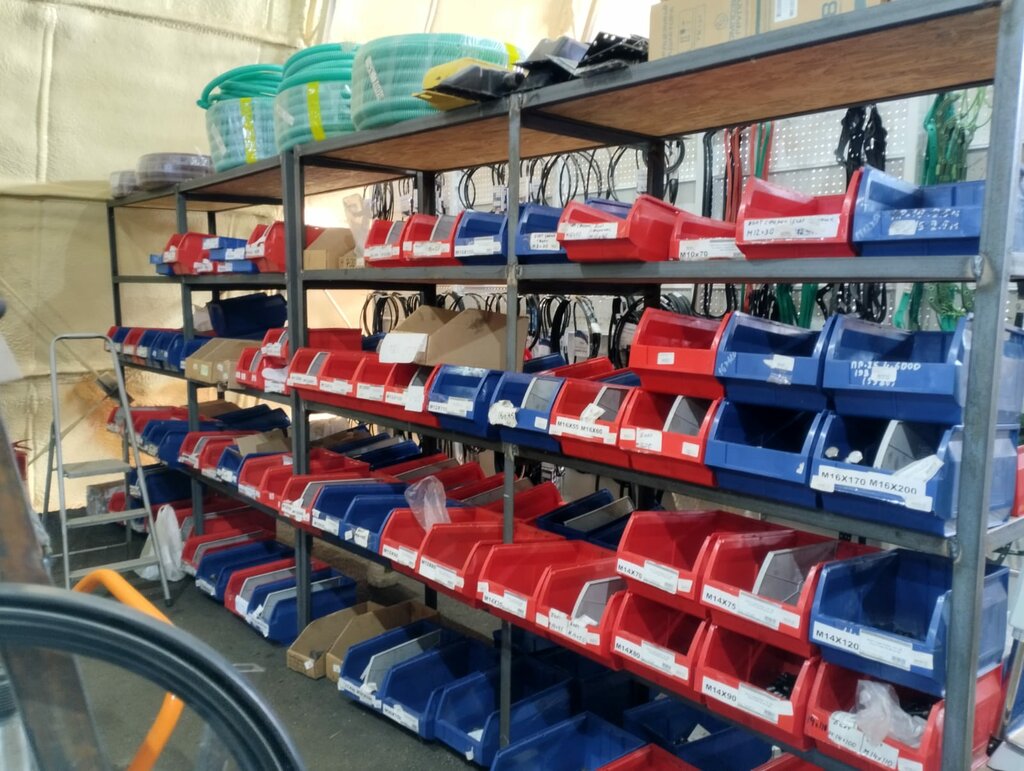 Otomobil yedek parçaları Agrostyle, Orenburgskaya oblastı, foto