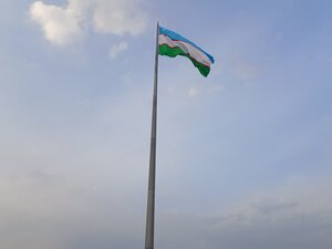 Flag (Navoi, Alisher Navoiy bog‘i), turistik yerler  Nevai'den