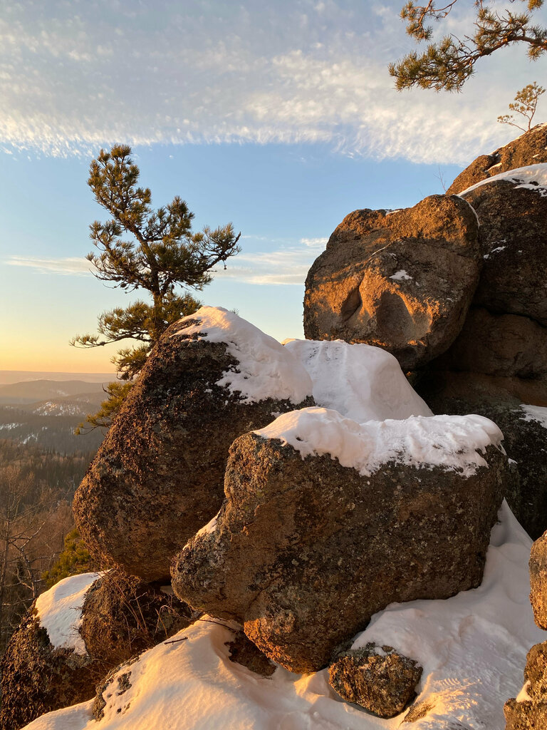Dağ zirvesi Скала Моховой, Krasnoyarski krayı, foto