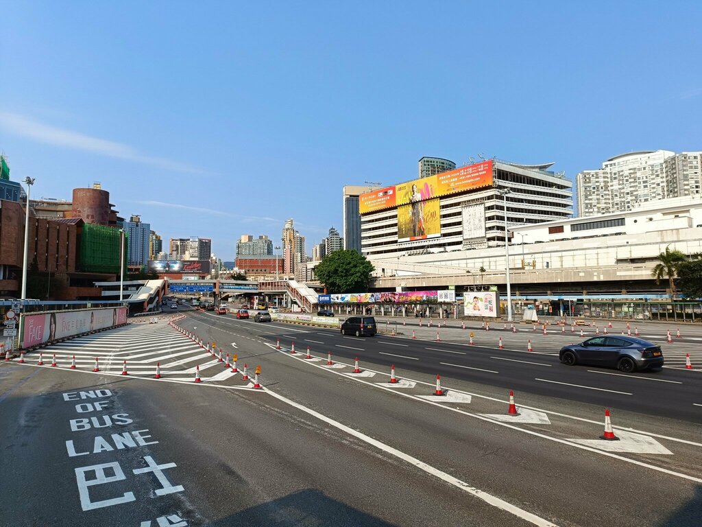 Toplu taşıma durağı Cross Harbour Tunnel Bus Interchange, Kowloon, foto