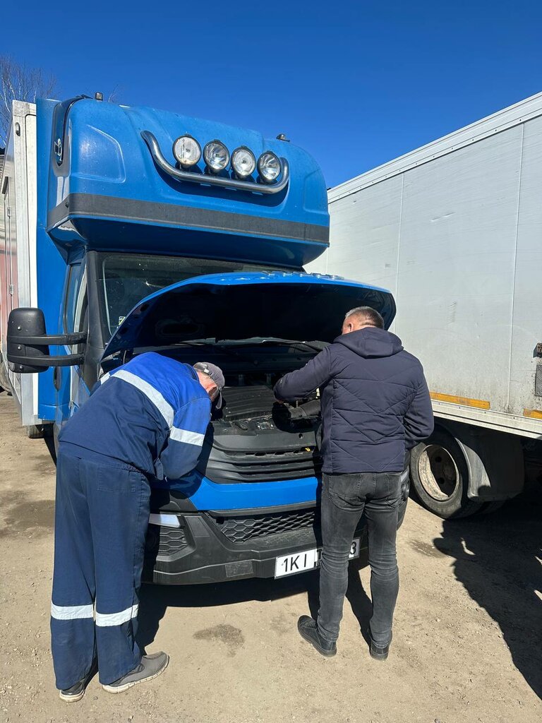 Kamyonların onarımı V-service, Vitebsk, foto