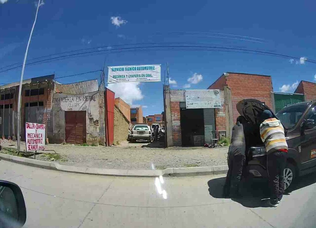 Oto döşeme Automotive Technical Service, El Alto, foto