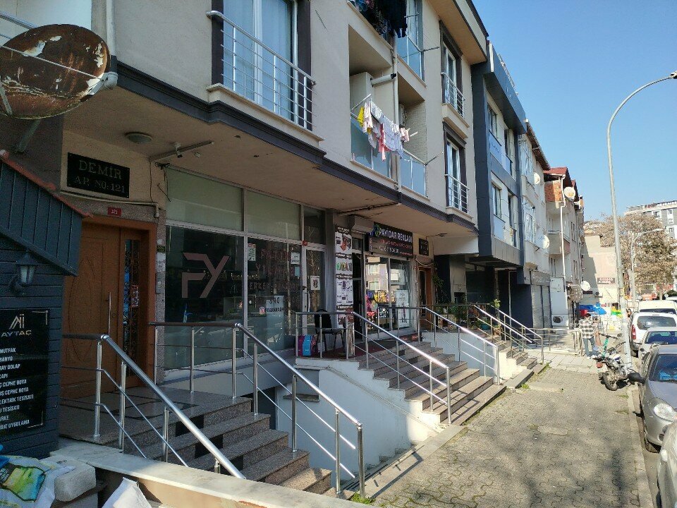 Berberler Fatih Yılmaz Erkek Kuaförü, İstanbul, foto