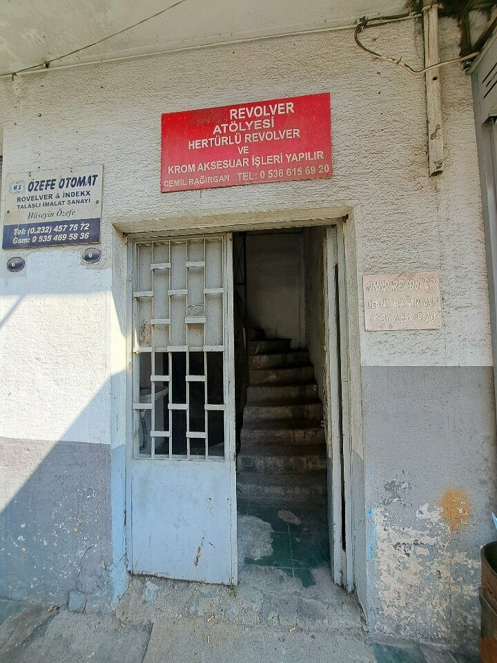 Sanayi kuruluşu Revolver Atölyesi, İzmir, foto