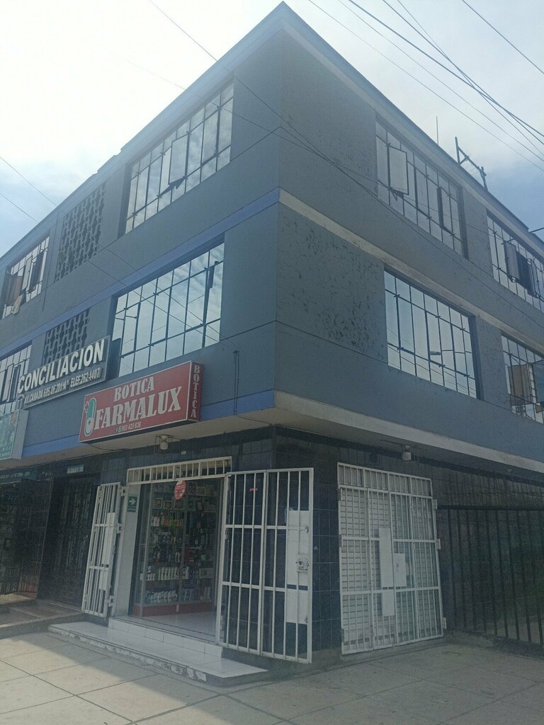 Eczaneler Botica Farmalux, Lima, foto
