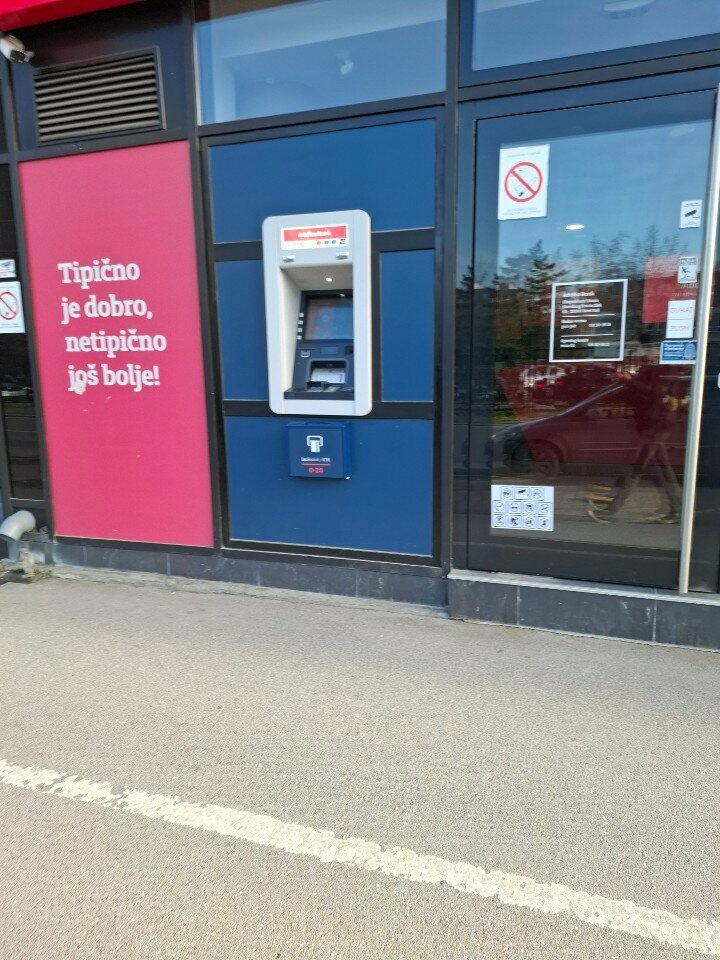 ATM'ler Addiko Bank, Novi Sad, foto