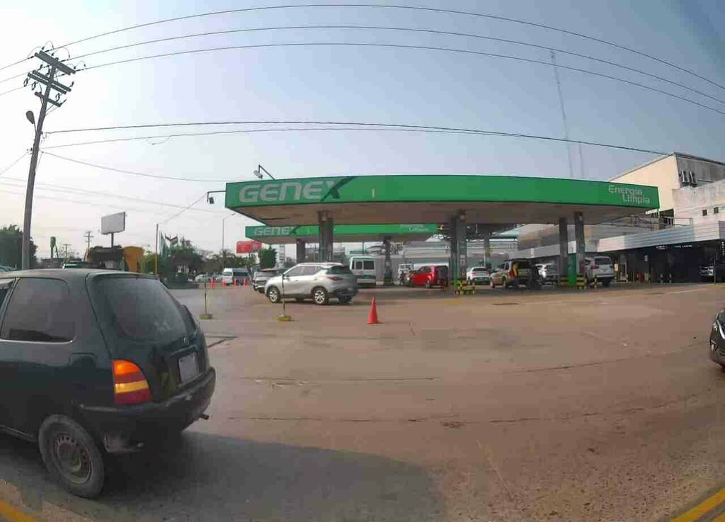 Benzin istasyonu Genex S. A., Santa‑Krus, foto