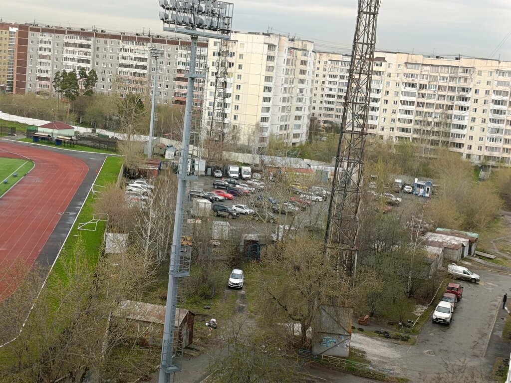 Otoparklar Parking lot, Yekaterinburg, foto