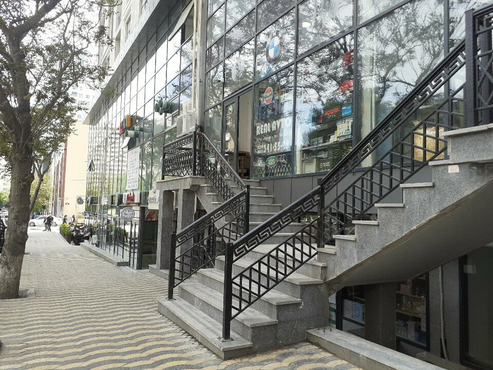 Otomobil yedek parçaları Real Avto, Bakü, foto