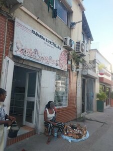 Padaria E Pastelaria Coqueiro (Luanda, Rua Friedrich Engels), ekmek fırını  Loanda'dan